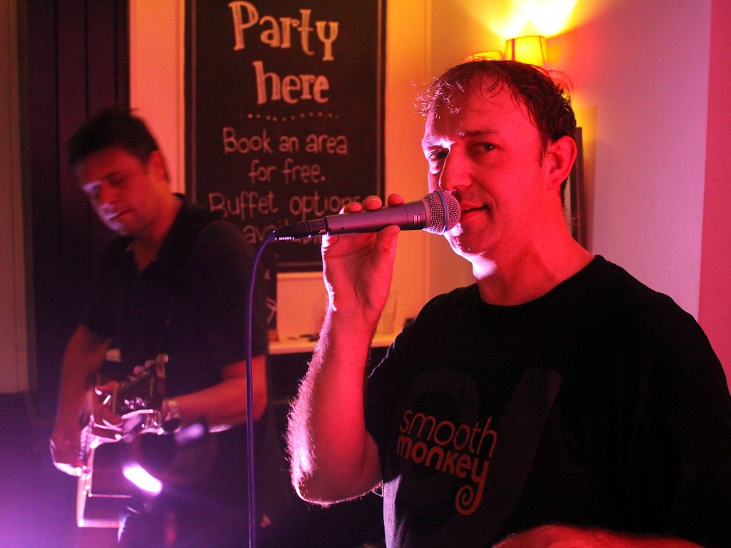 Acoustic rock duo from the south coast of England | smoothmonkey